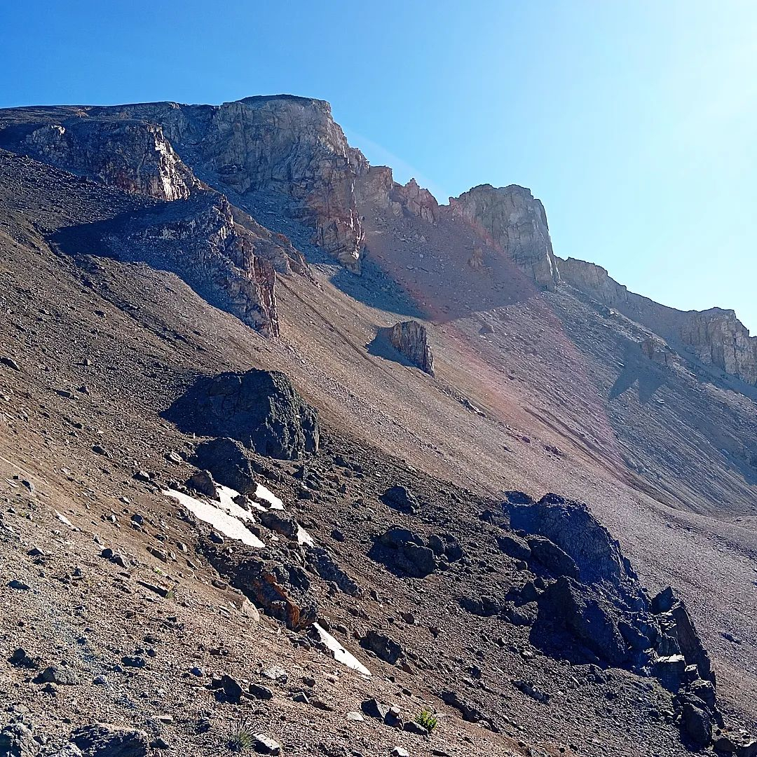 Cerro El Pintor Full Day Hike – ExploreLosAndes